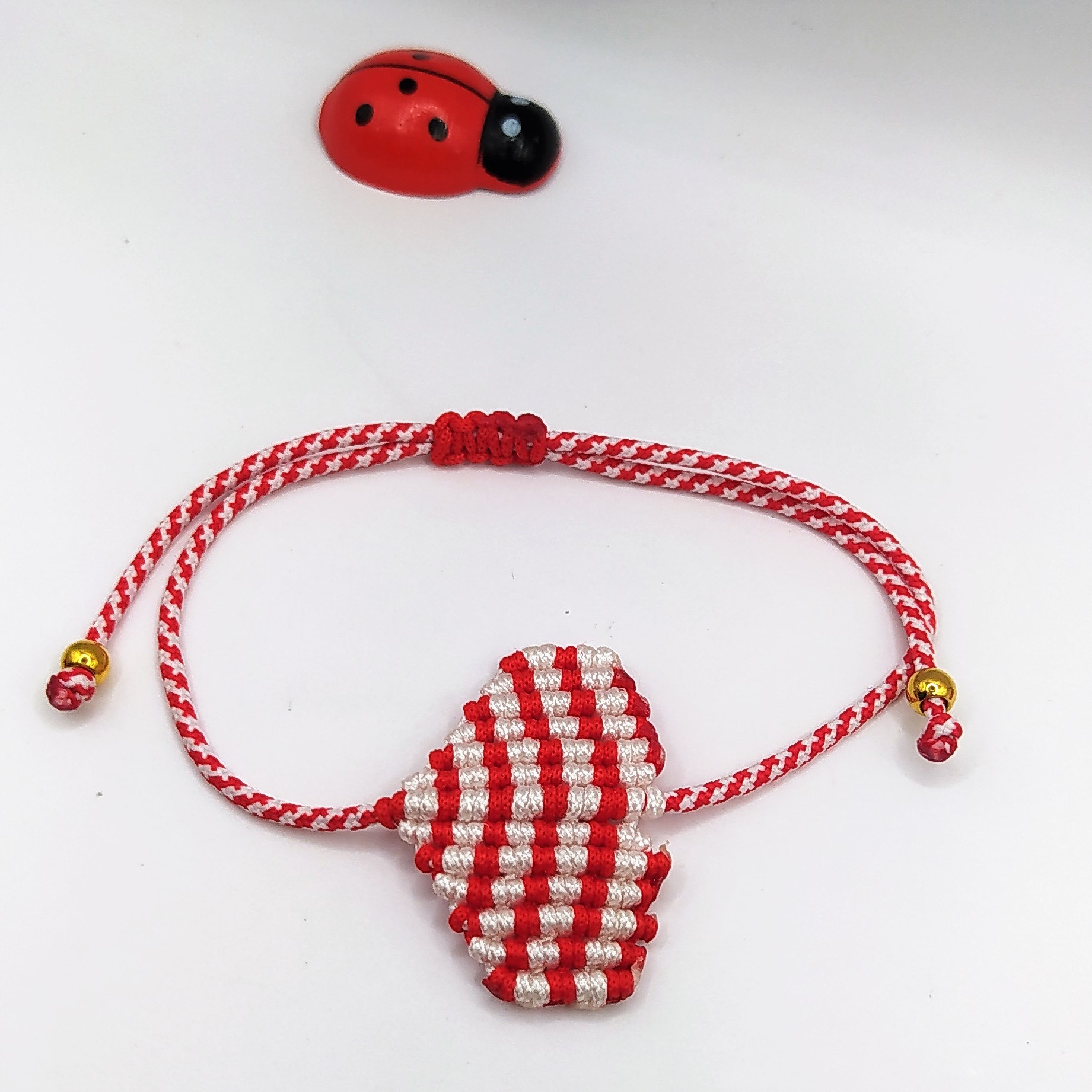 Βραχιόλι Μαρτάκι macrame δίχρωμη καρδιά – Aikaterina The Jeweller